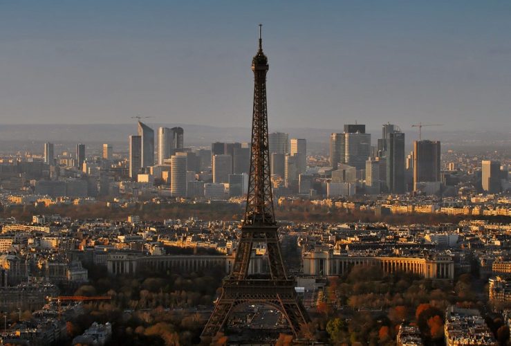 Exemples de didascalies : l'art subtil des indications scéniques ...